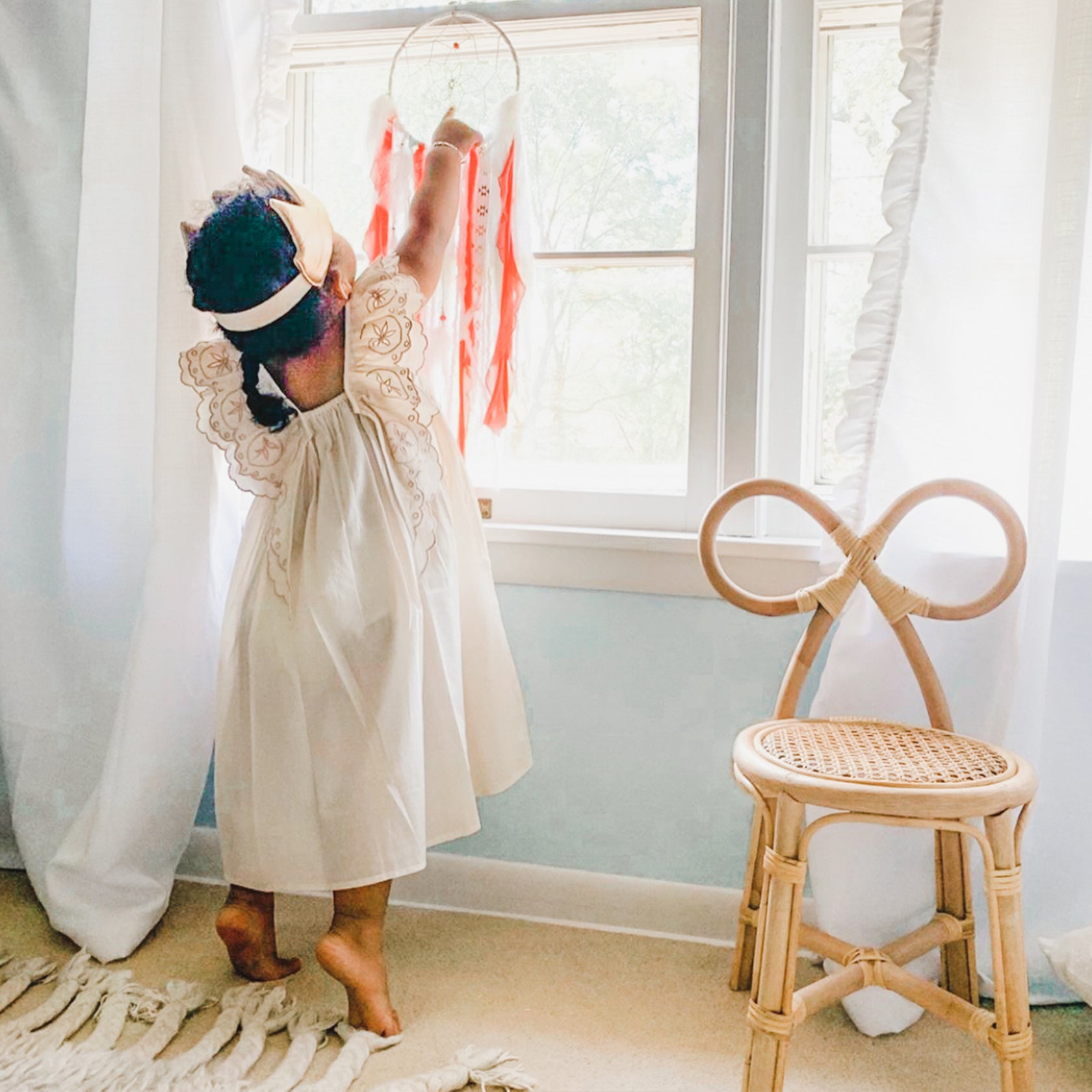 Poppie Bow Chair – Poppie Toys